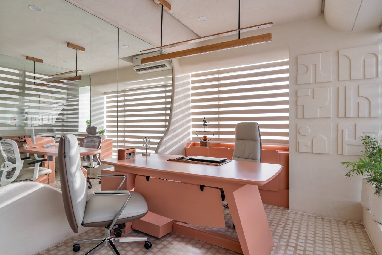 With Focus on Ergonomic Design, This Office Space Breaks Monotony ...