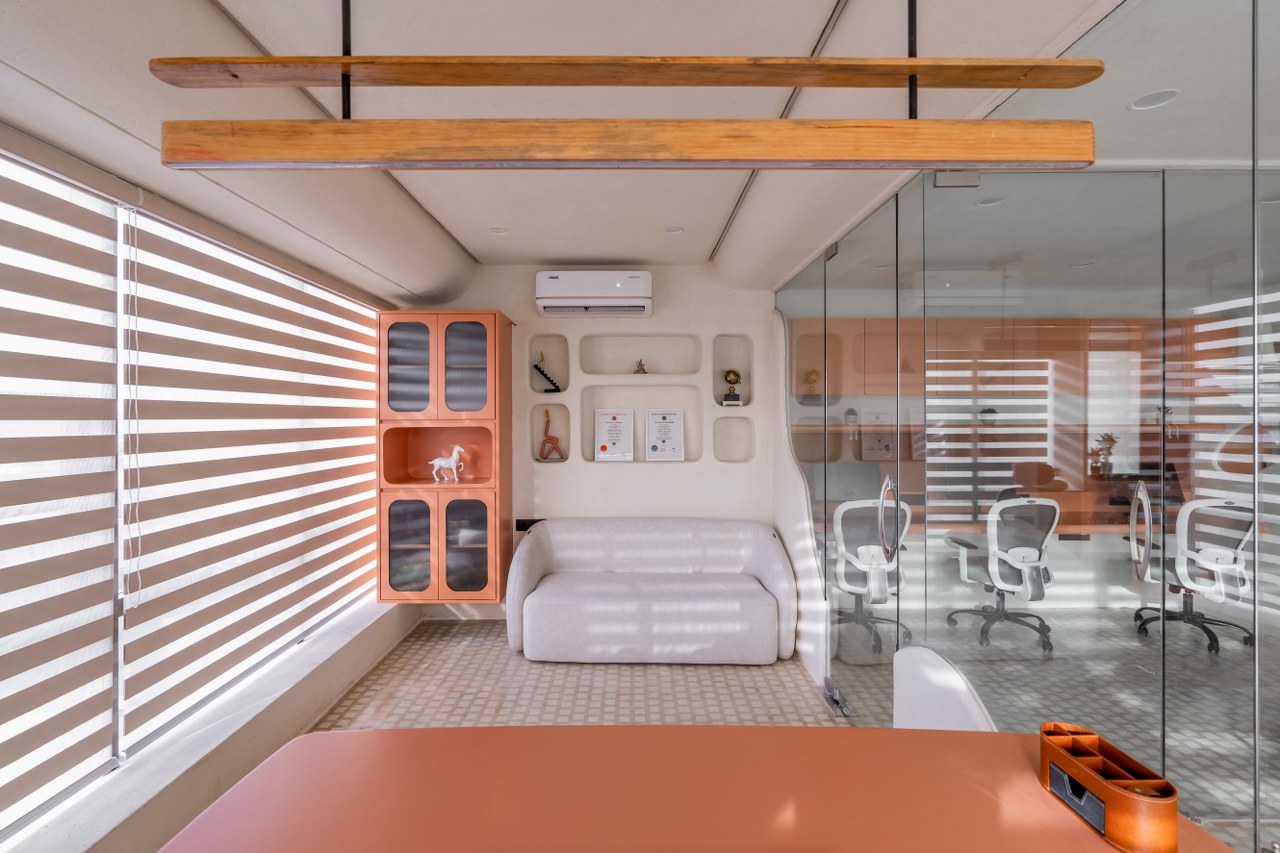 With Focus on Ergonomic Design, This Office Space Breaks Monotony ...