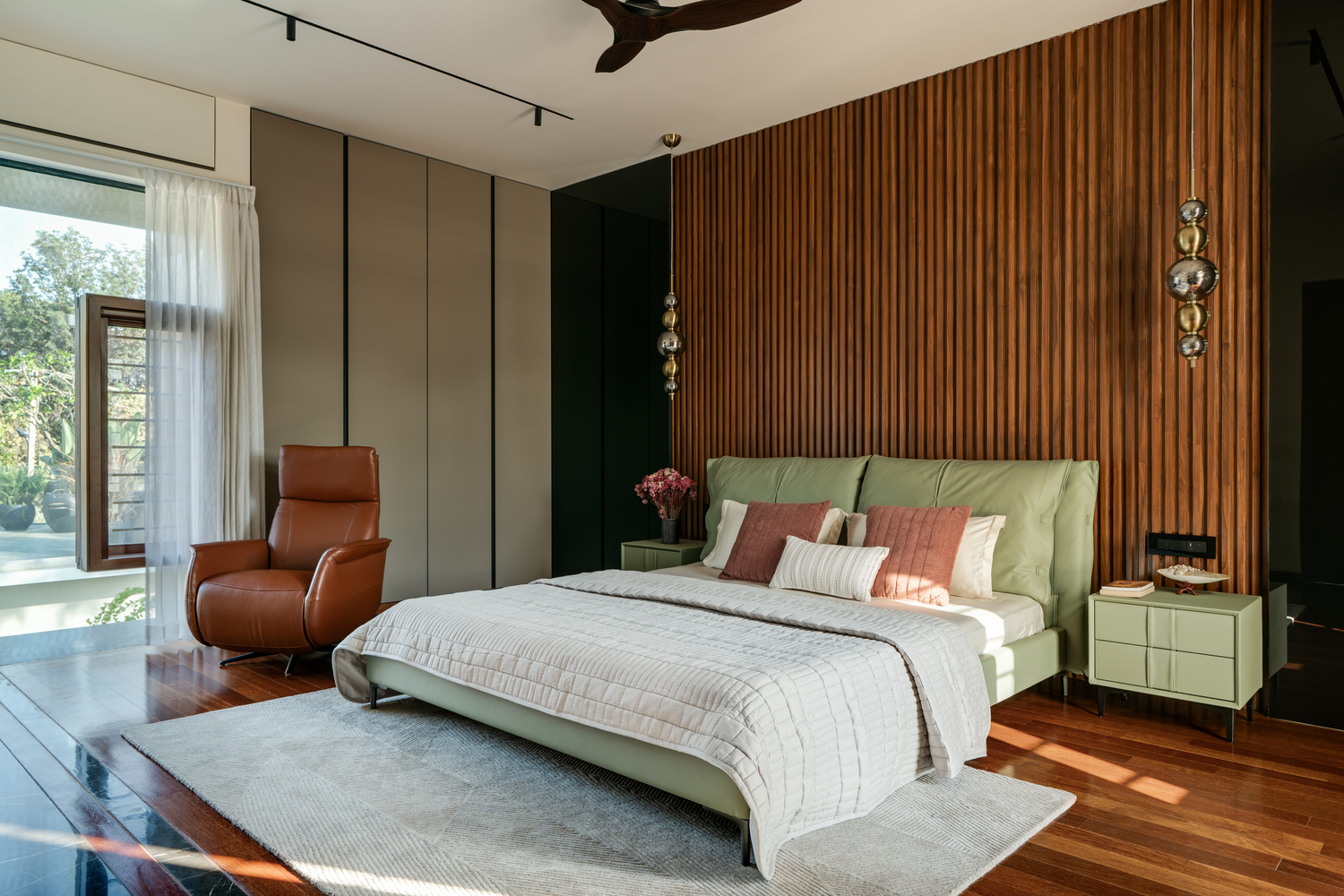 With Striking Cantilever Design, This House Blends Craft with Geometry ...