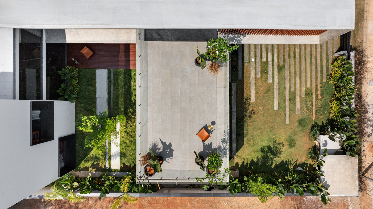 With Striking Cantilever Design, This House Blends Craft with Geometry ...