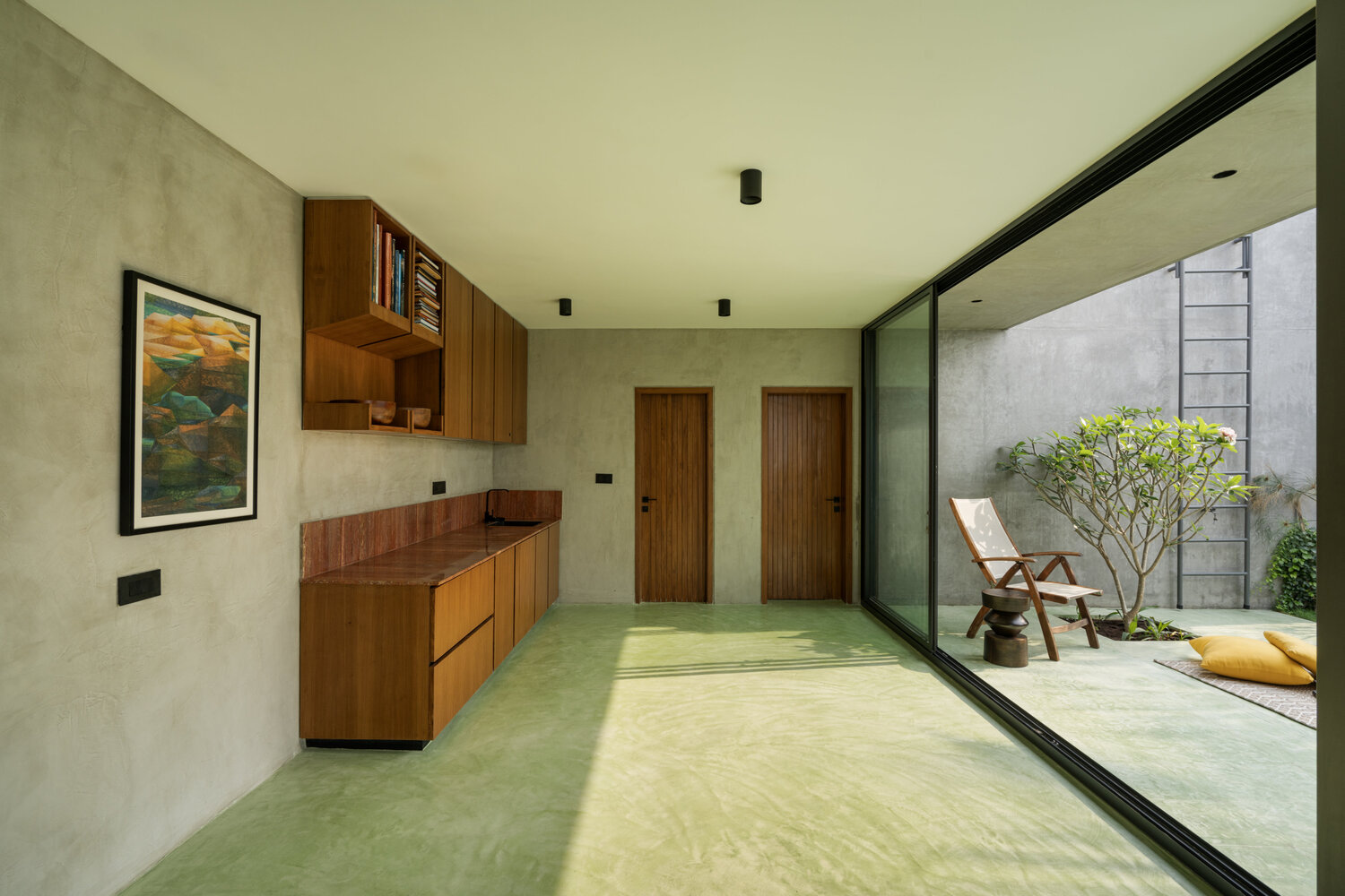 This Concrete Home Pays Homage To Shifting Family Dynamics | Greyscale ...