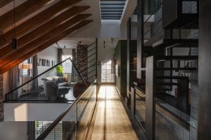 With a Sculptural Exposed Concrete Roof, This Home Accentuates Boldness ...