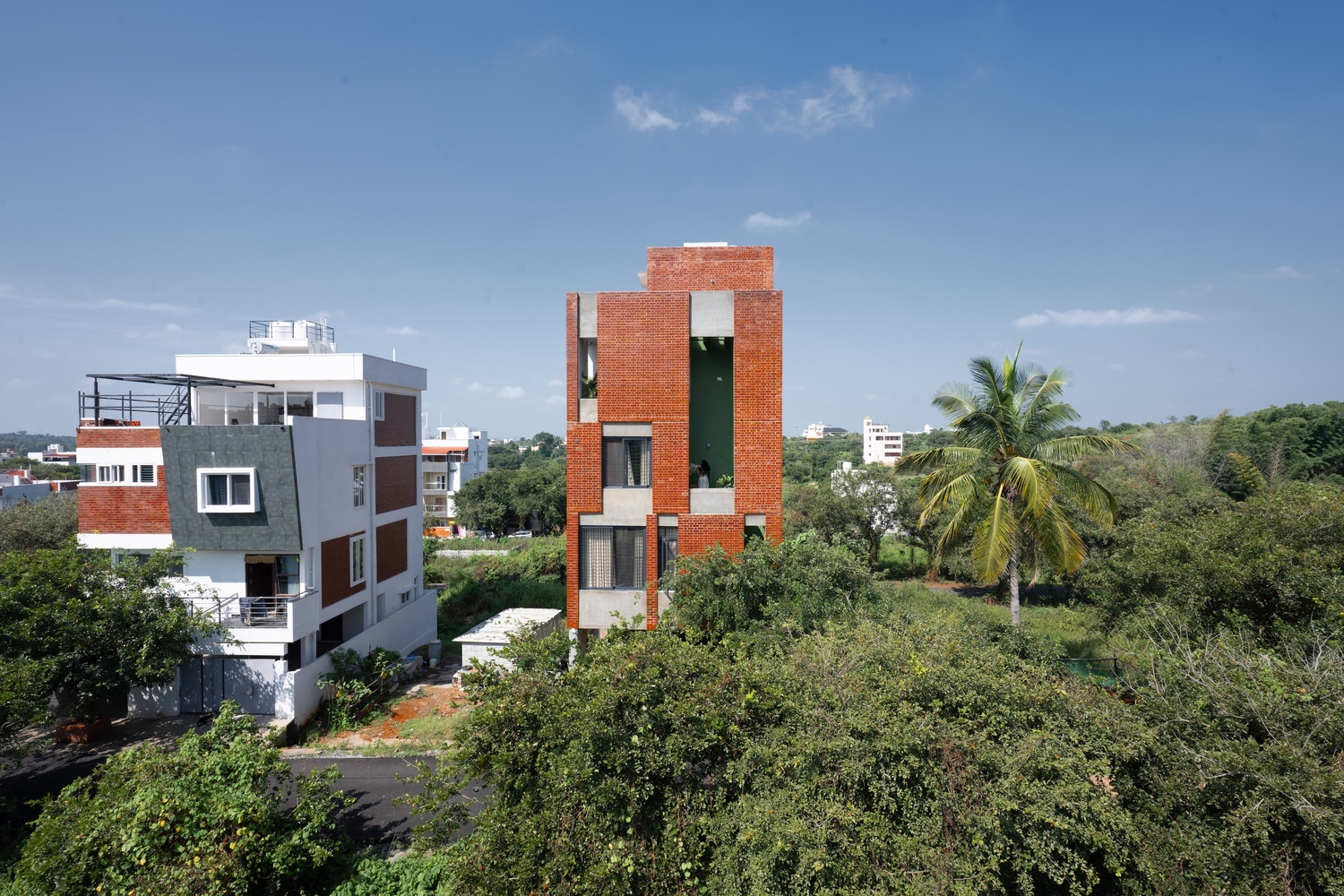 A Contrast Design Stands Out In the Turahalli House | ShoulderTap