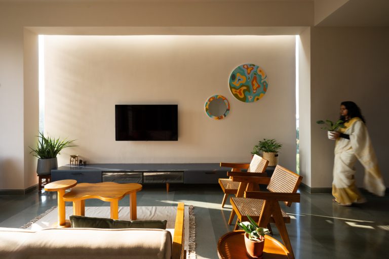 A Contrast Design Stands Out In the Turahalli House | ShoulderTap