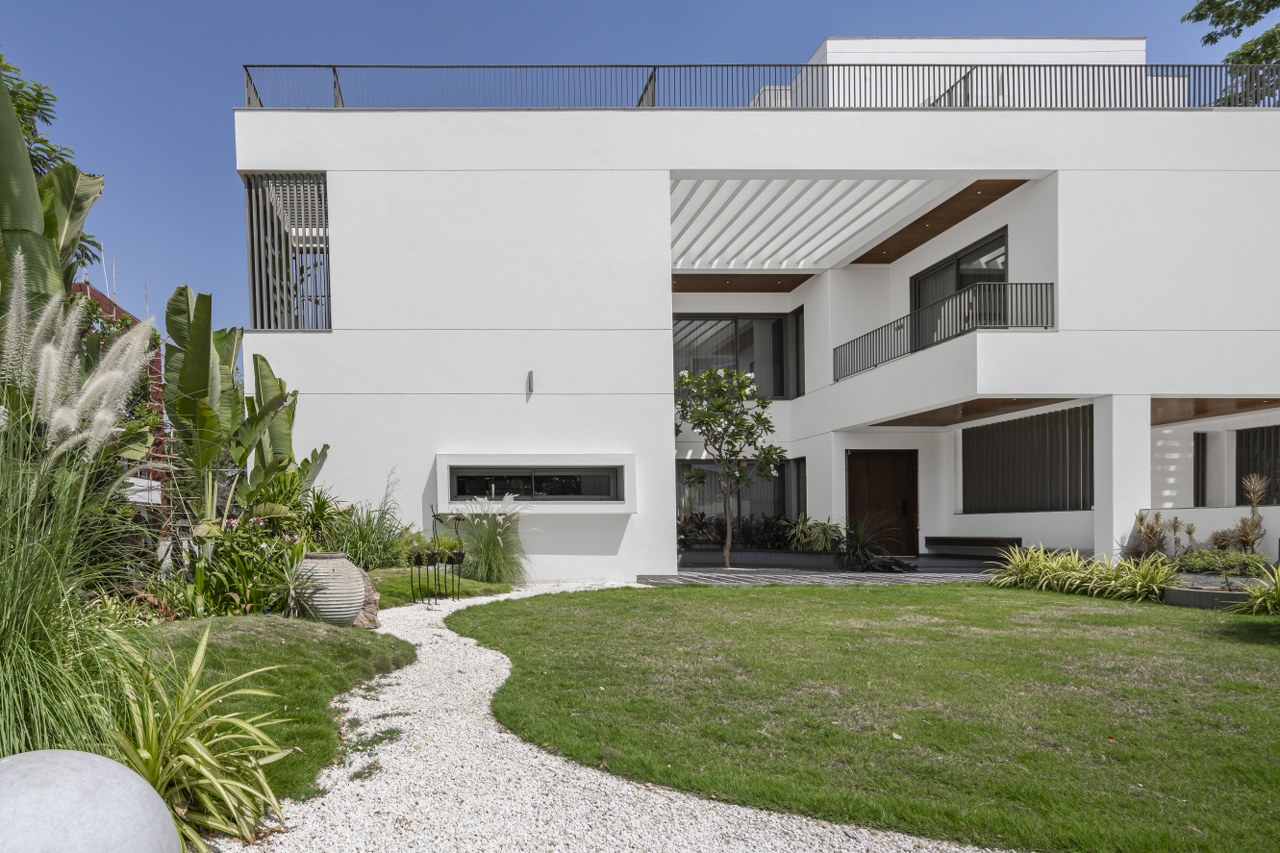 Rooted in Tradition, Narmade Celebrates Courtyard Architecture | Studio ...
