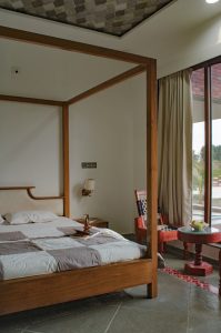 This Farmhouse Embraces Filler Slab Design with Terracotta Pots ...