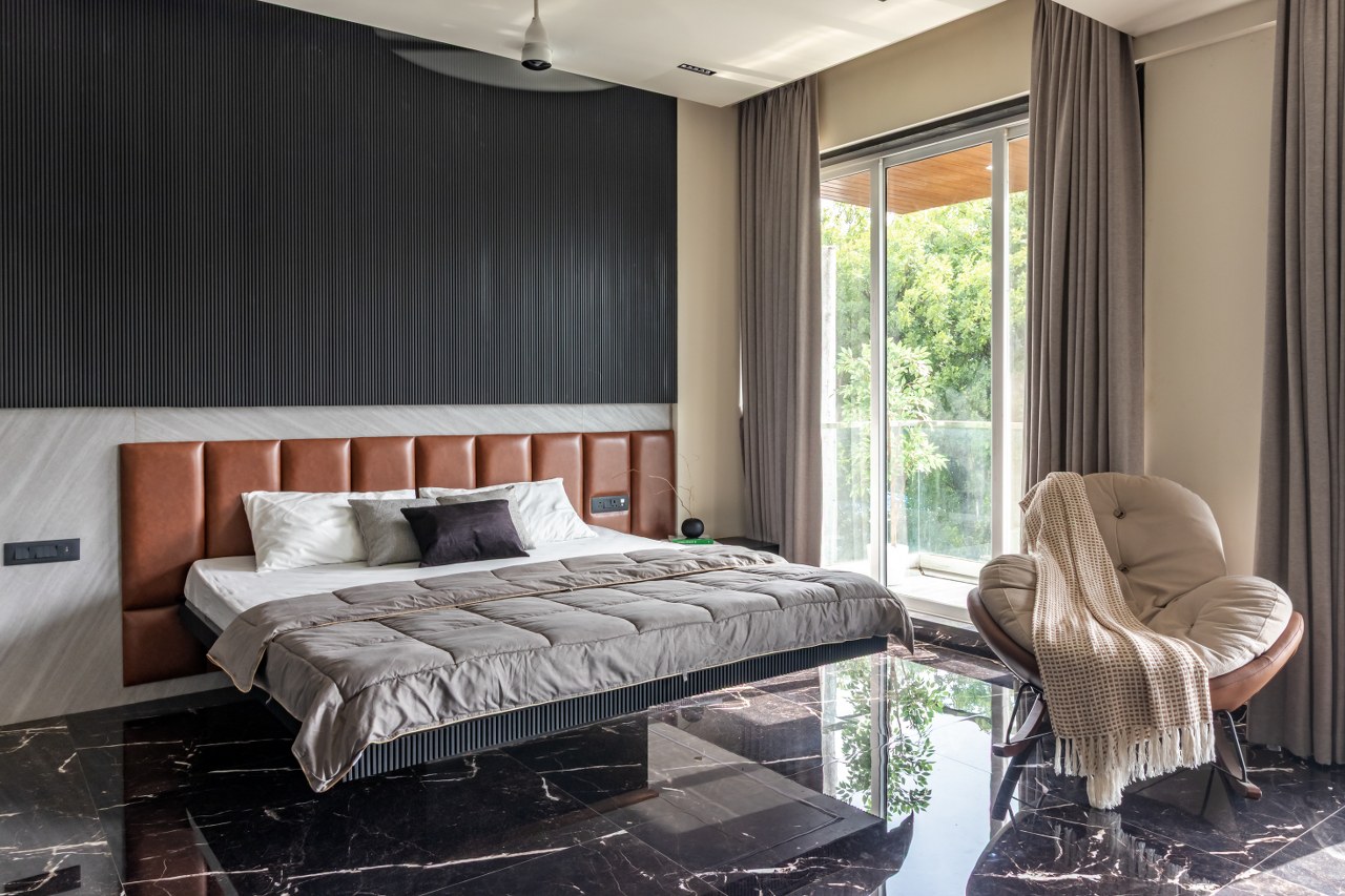 This Home Emphasises Flexibility & Luxurious House Design | Paraline ...