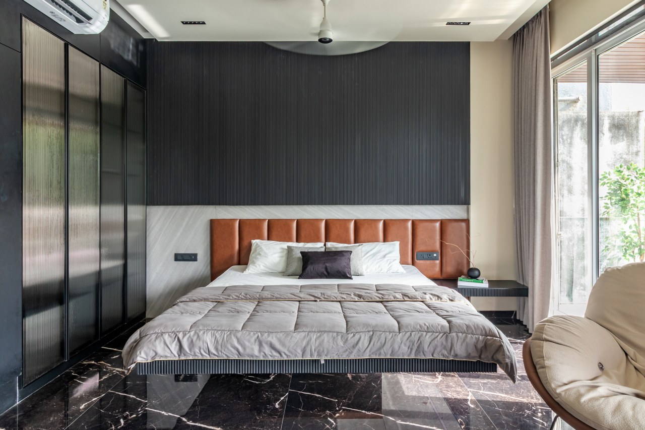 This Home Emphasises Flexibility & Luxurious House Design | Paraline ...