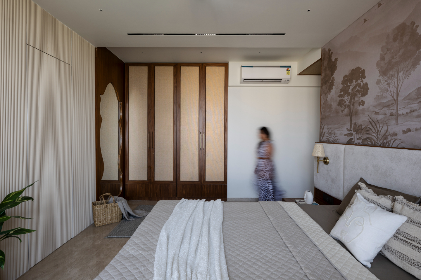 A Modern Aesthetic in This Inviting 3BHK Residence Bring Alive Its ...