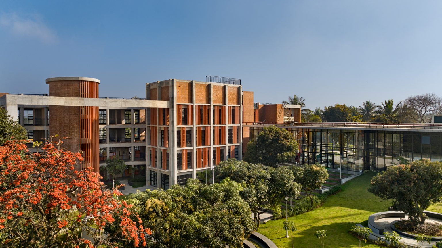 With Organic Building Morphology, This School Breaks Conventional ...