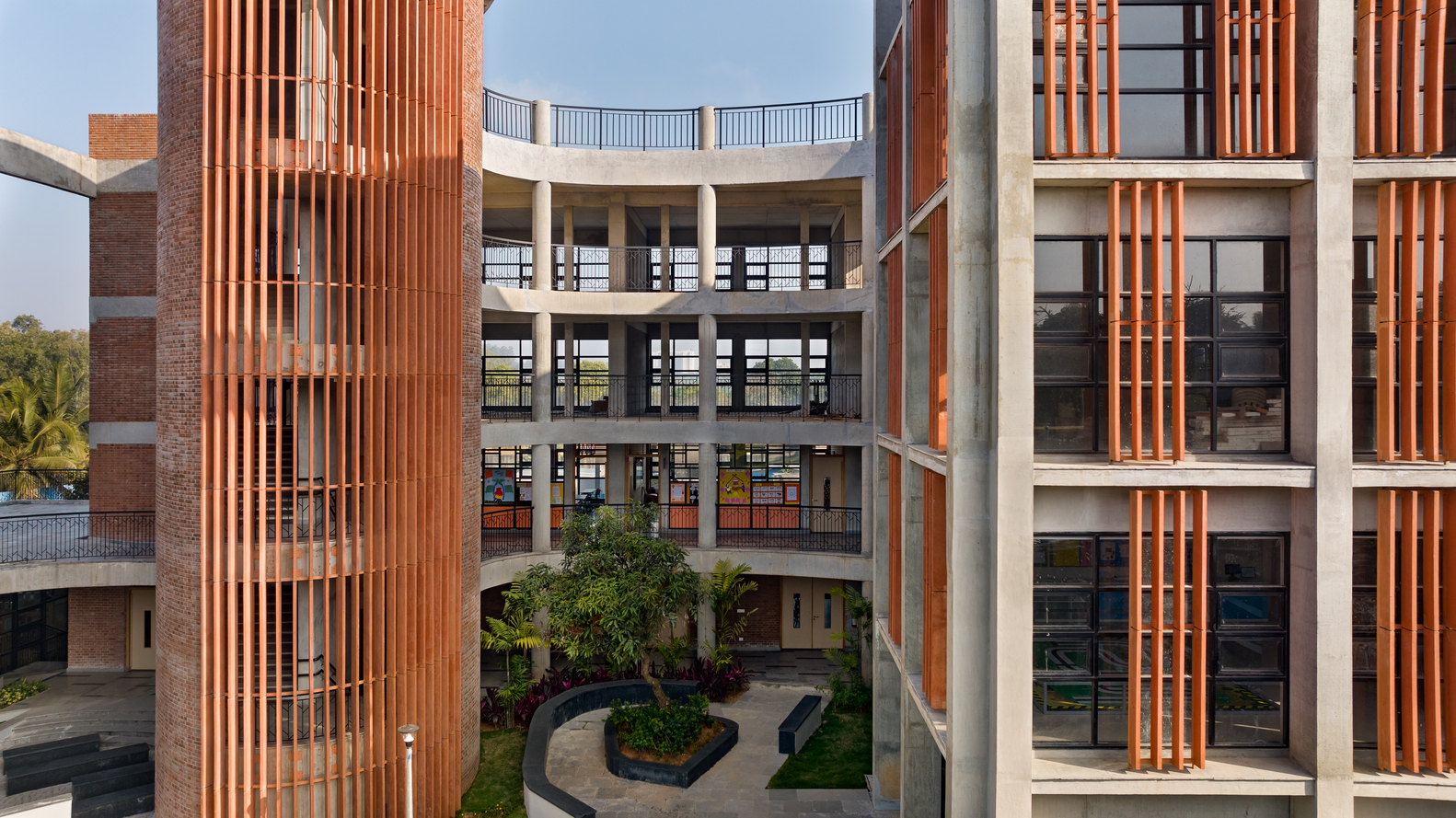 With Organic Building Morphology, This School Breaks Conventional ...