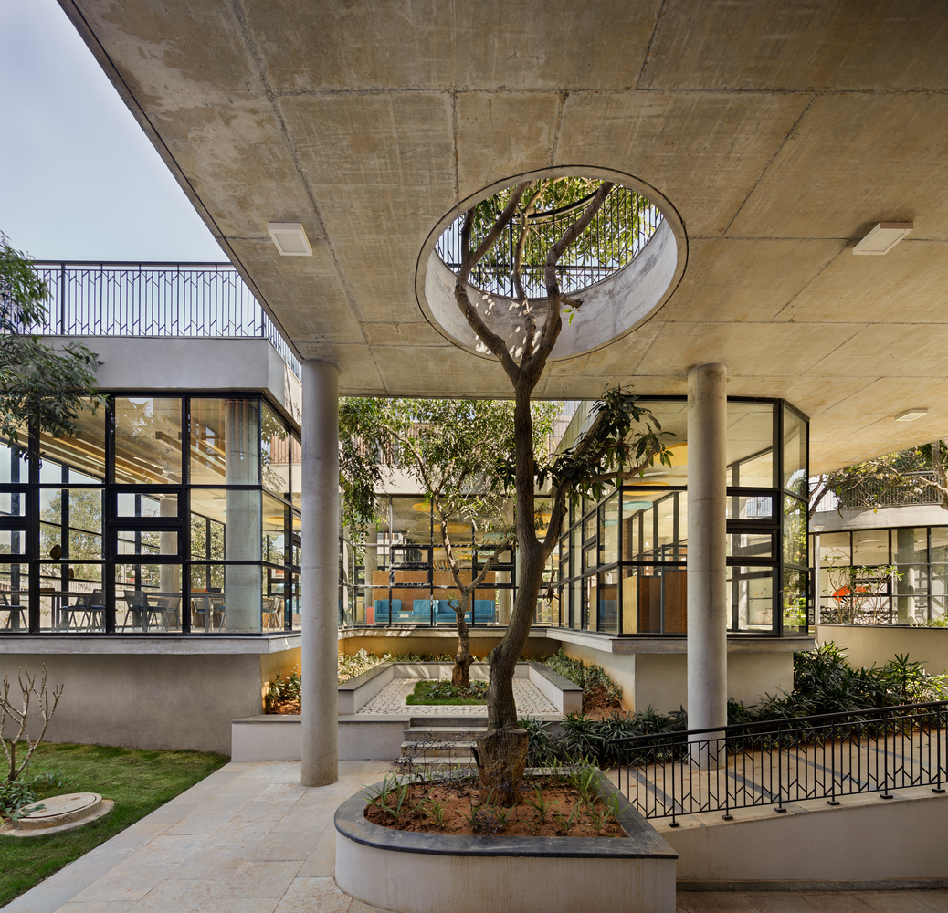 With Organic Building Morphology, This School Breaks Conventional ...