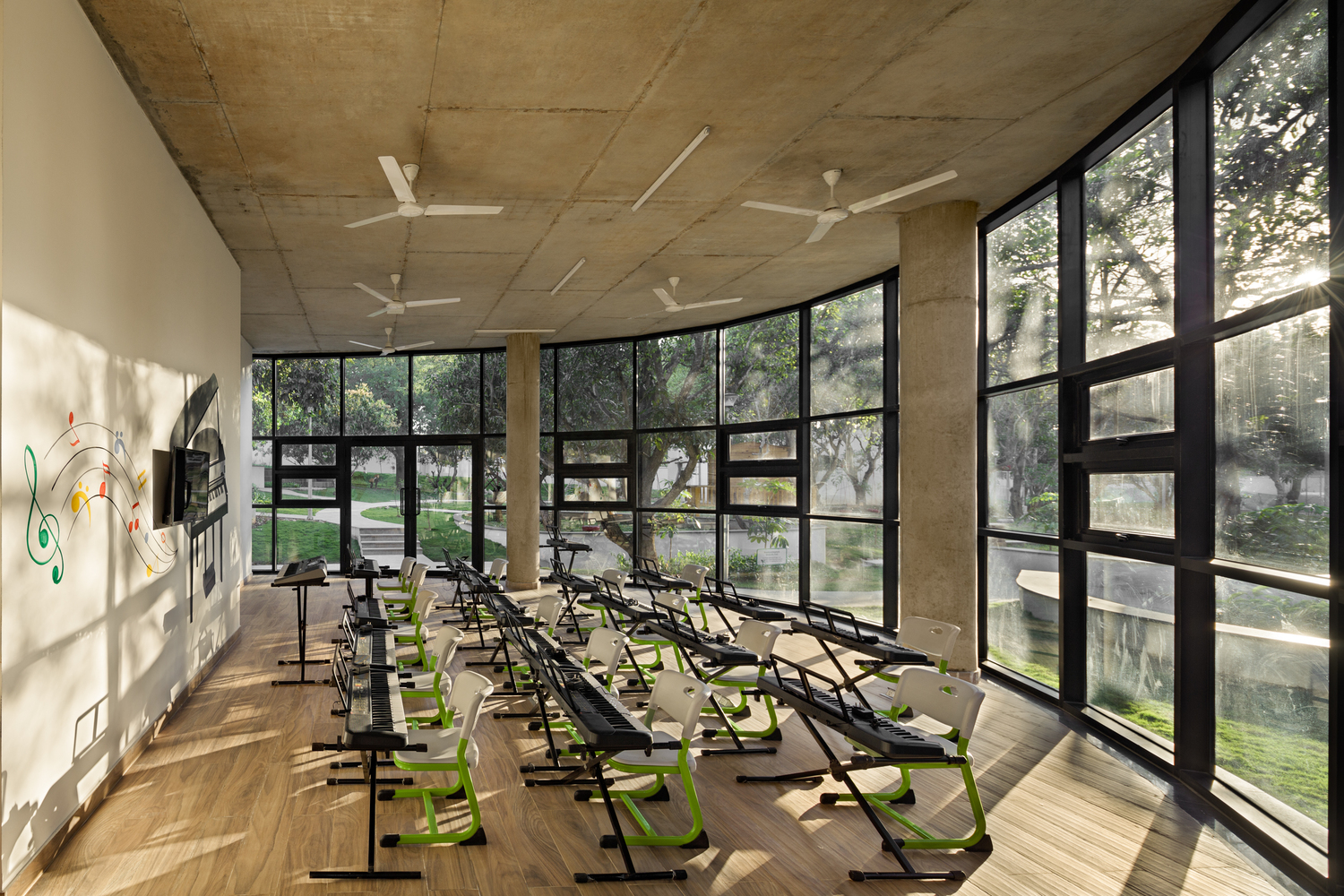 With Organic Building Morphology, This School Breaks Conventional ...
