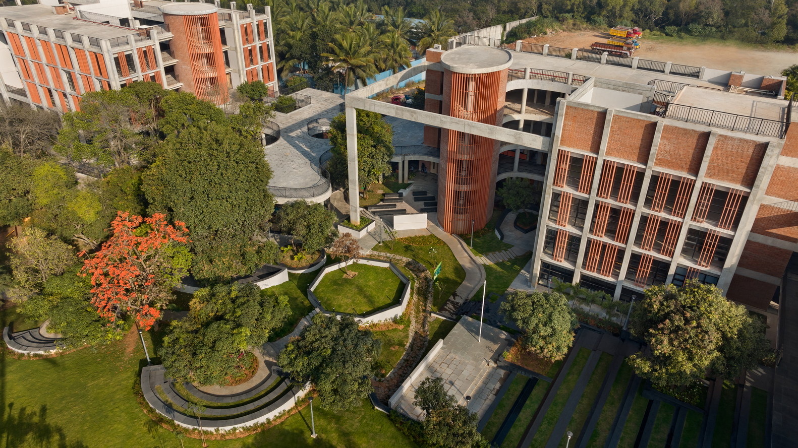 With Organic Building Morphology, This School Breaks Conventional ...