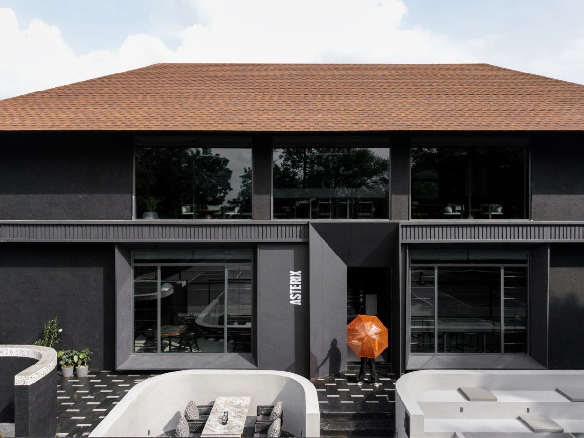 This Bespoke Cafe Is A Bold Experiment In Layered Raw Textures And ...