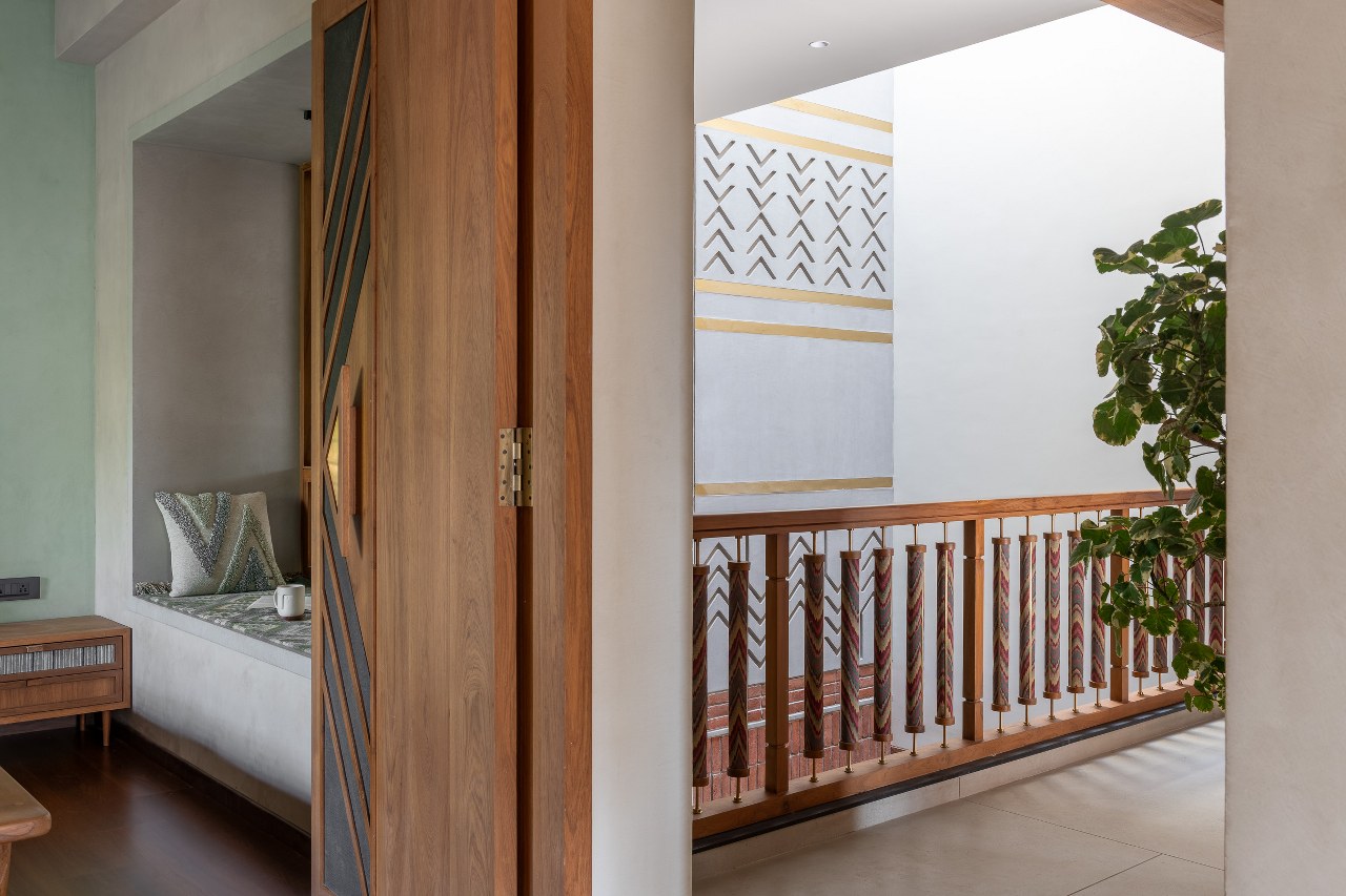 A Central Courtyard Brings Ample Daylight In This Urban 2,000 sq. ft ...