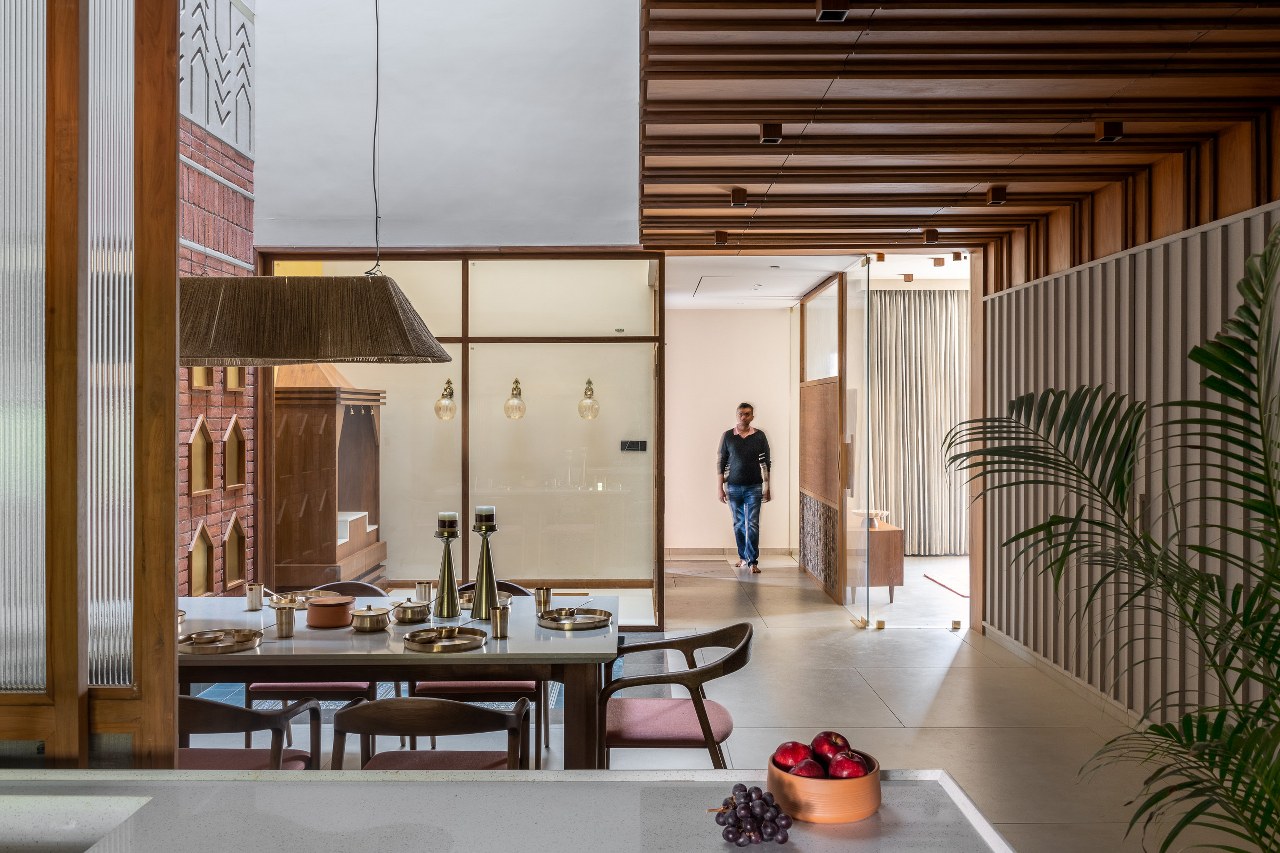 A Central Courtyard Brings Ample Daylight In This Urban 2,000 sq. ft ...
