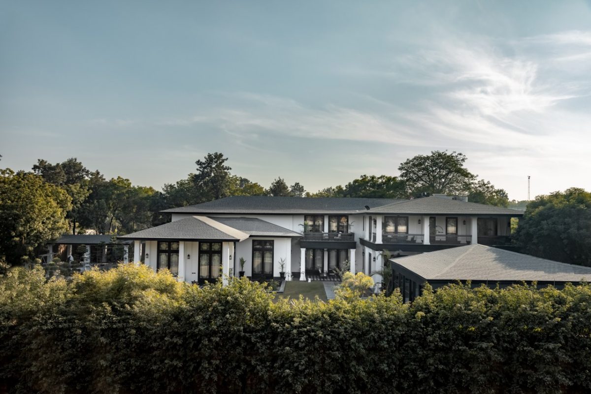 A Colonial House in Delhi Is Turning Heads For Its Country Style ...