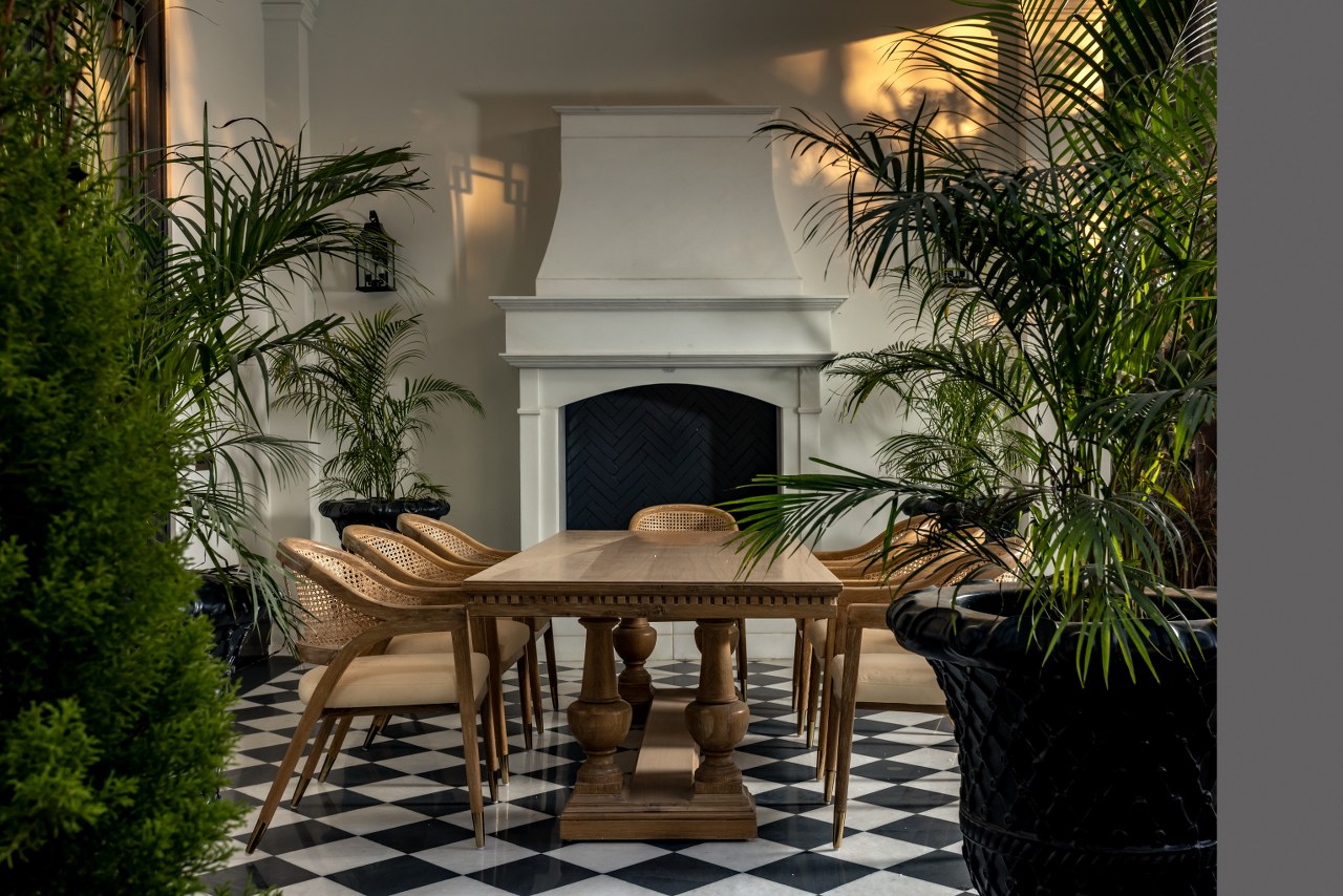 A Colonial House in Delhi Is Turning Heads For Its Country Style ...