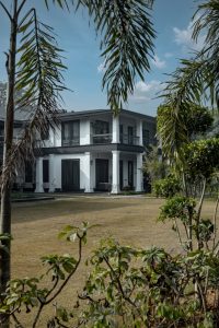 A Colonial House in Delhi Is Turning Heads For Its Country Style ...