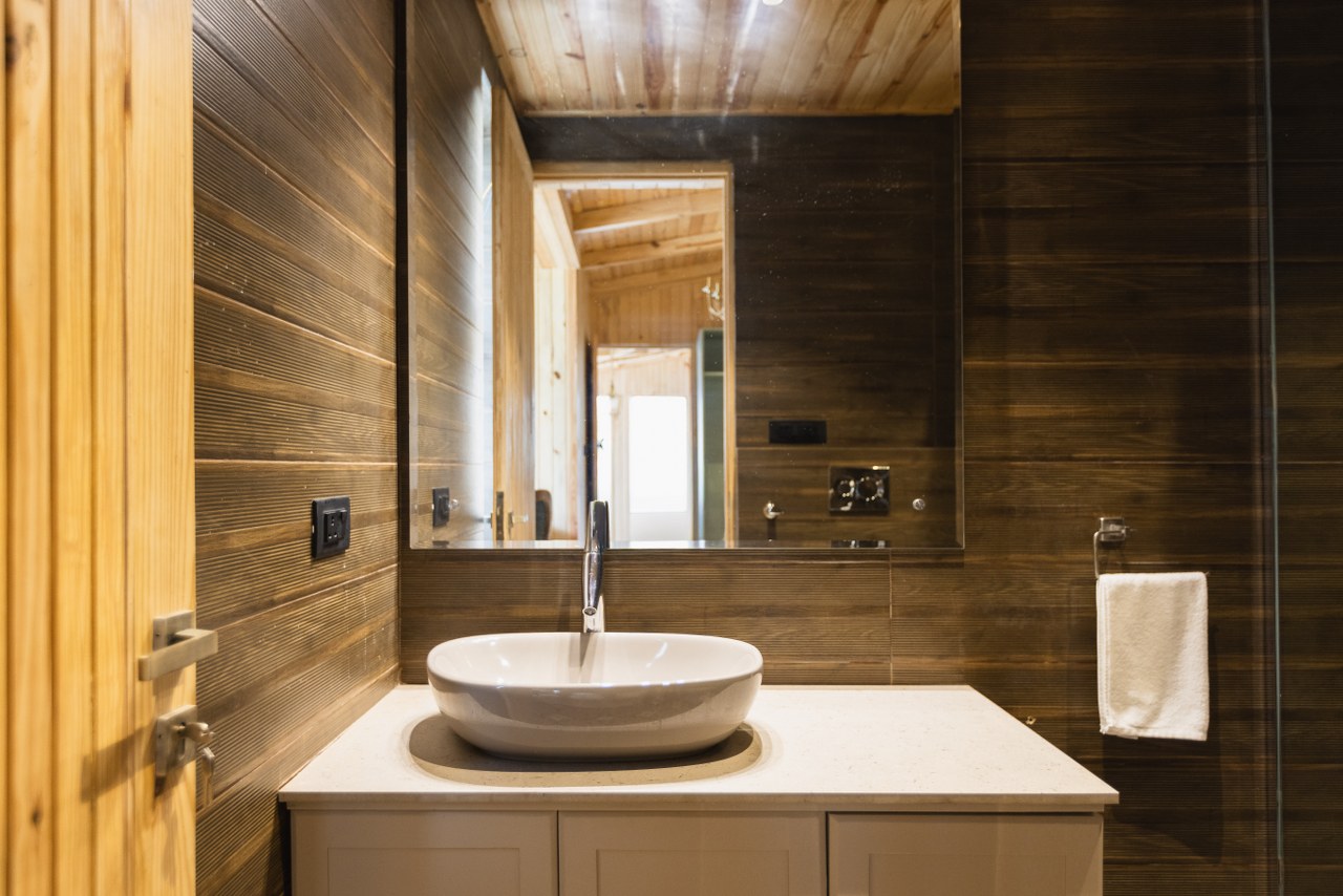 This Hillside Cottage Is Surrounded By Dense Deodar Trees And Overlooks ...