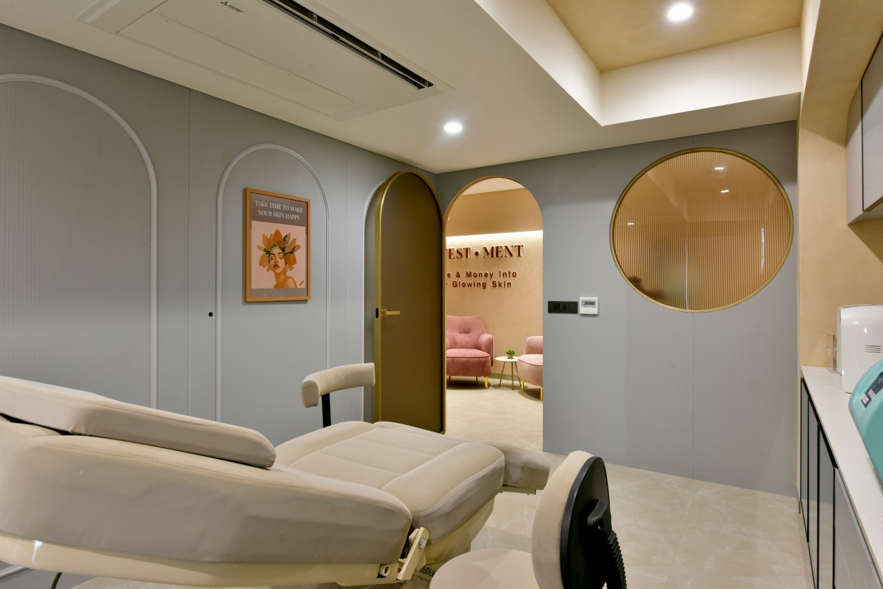 Natural Textures Adorn This Clinic's Modern Design and Wabi Sabi ...