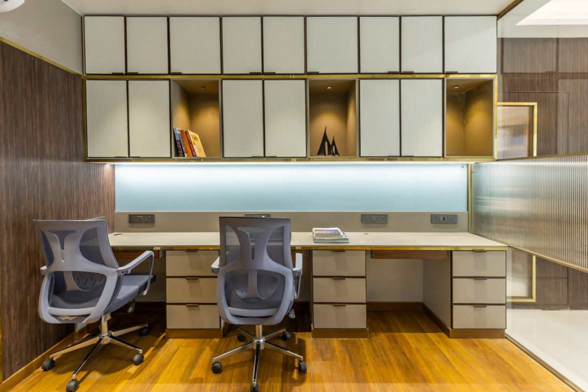 Opulence And Luxury Come Alive In This Posh Office Space In The Heart ...