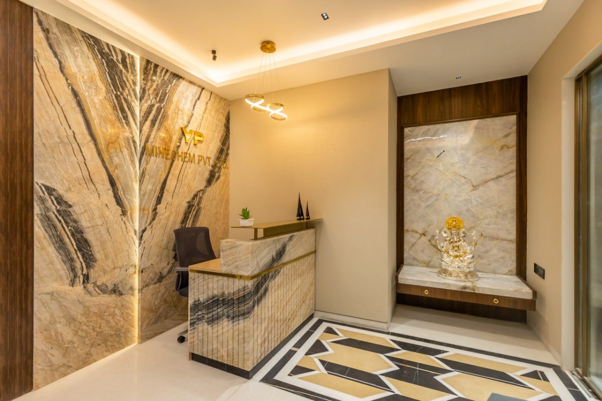 Opulence And Luxury Come Alive In This Posh Office Space In The Heart ...