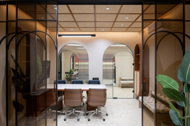 Raw Design And Refined Craftsmanship Blend In This Harmonious Office ...