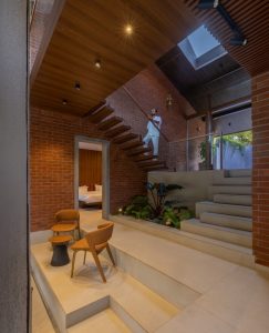 This Sloping Roof Home in The Sahyadri's Sits Harmoniously With Nature ...