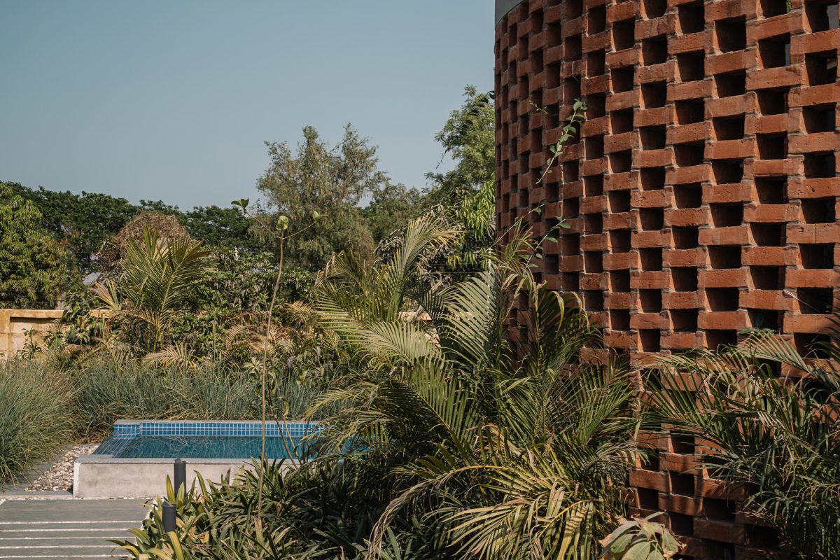 Terracotta Jali And Concrete Come Together To Form The Teen Vaults ...