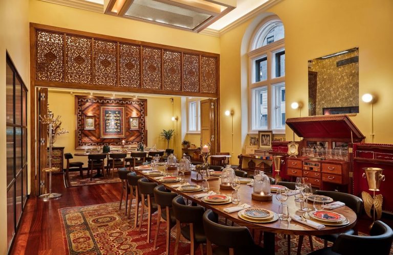This Heritage Restaurant In Trafalgar Square Blends Heritage With ...