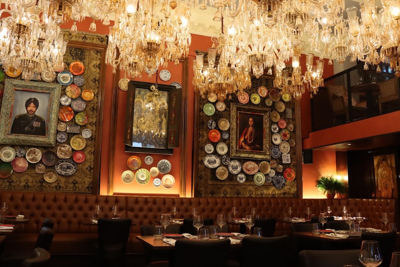 This Heritage Restaurant In Trafalgar Square Blends Heritage With ...