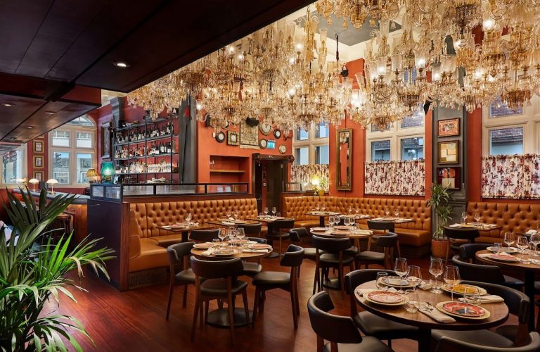 This Heritage Restaurant In Trafalgar Square Blends Heritage With ...