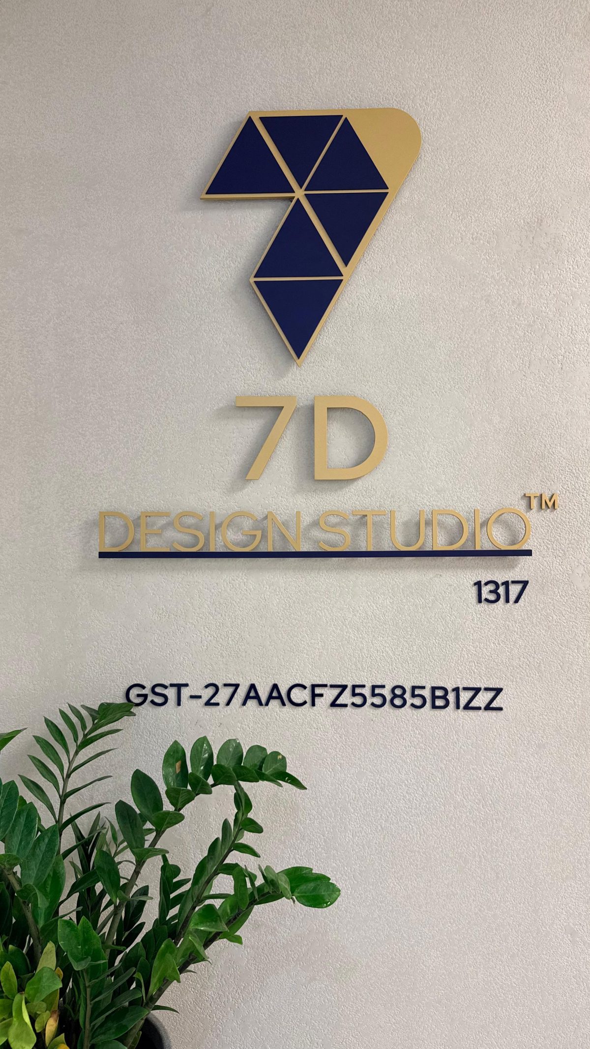 The Spatial Layout Of This Studio Narrates A Living And Breathing Story ...