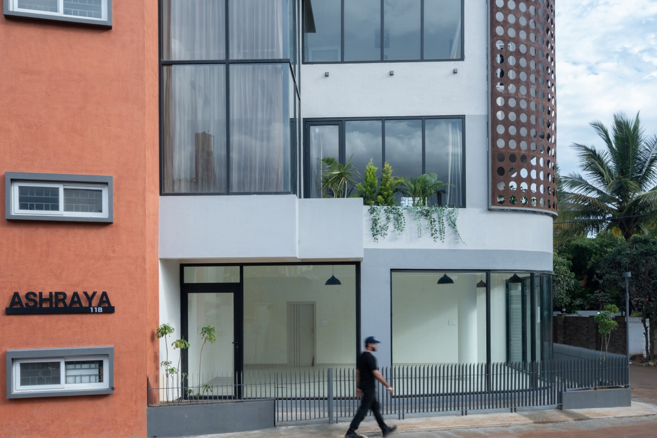 The Design Challenge Of This Home Became A Strength, Giving It A Unique ...
