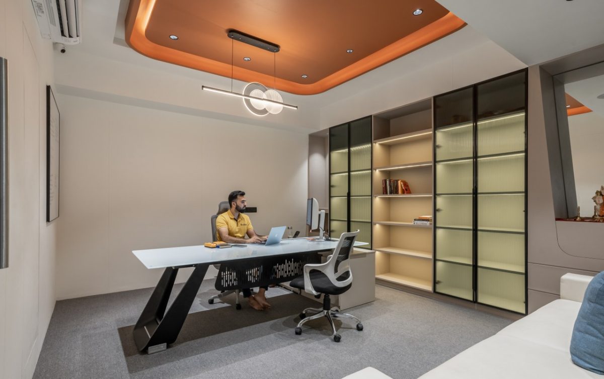 The Design Of This Office Space Enhances Productivity While Maintaining ...