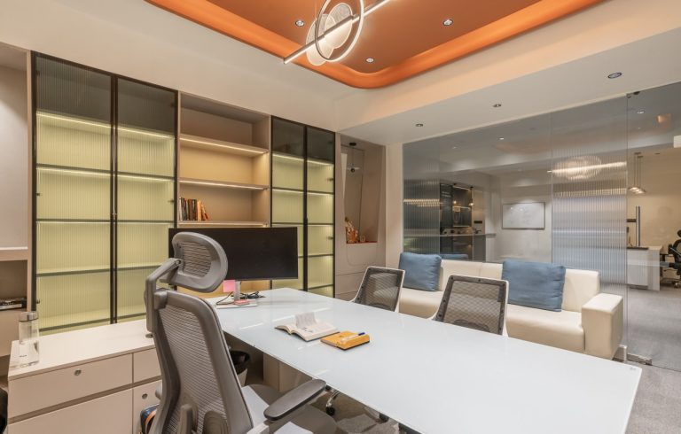 The Design Of This Office Space Enhances Productivity While Maintaining ...