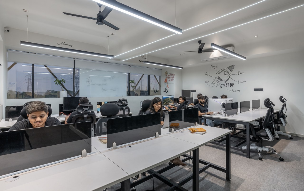 The Design Of This Office Space Enhances Productivity While Maintaining ...