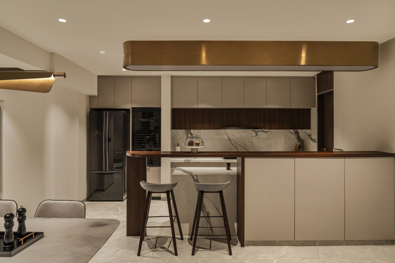 The Fluid Design Of This Second Home Is A Stage For A Luxurious ...
