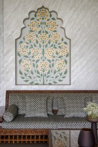 Ivory Colour Interiors In This Courtyard Residence Makes It An ...
