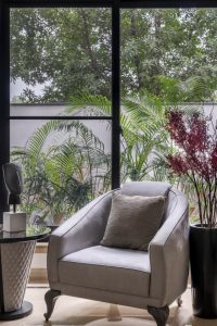 Ivory Colour Interiors In This Courtyard Residence Makes It An ...