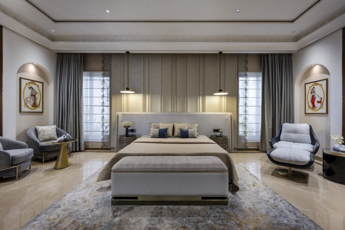 Ivory Colour Interiors In This Courtyard Residence Makes It An ...