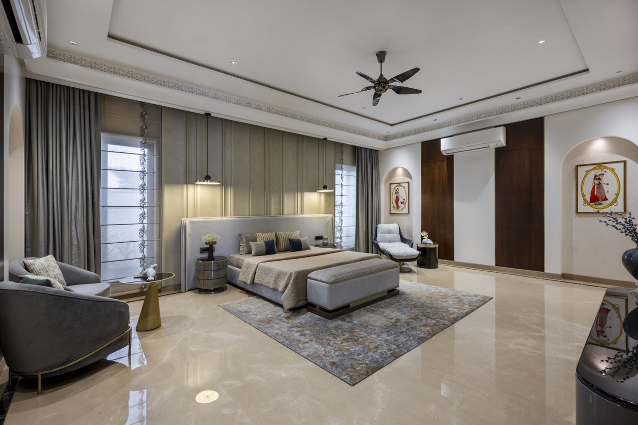Ivory Colour Interiors In This Courtyard Residence Makes It An ...