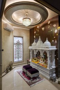 Ivory Colour Interiors In This Courtyard Residence Makes It An ...