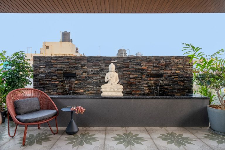 Openness In Structure And Spirit Is The Soul Of This Urban Home ...