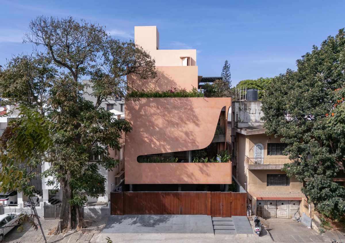 The Organic Design Of This Urban House Is A Response To The Family's ...