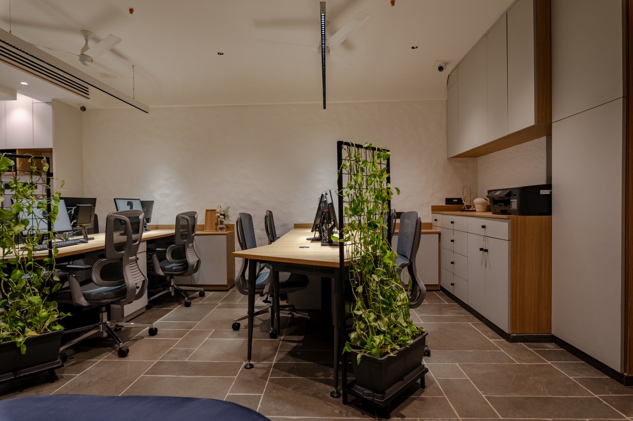 The Spatial Layout Of This Studio Narrates A Living And Breathing Story ...