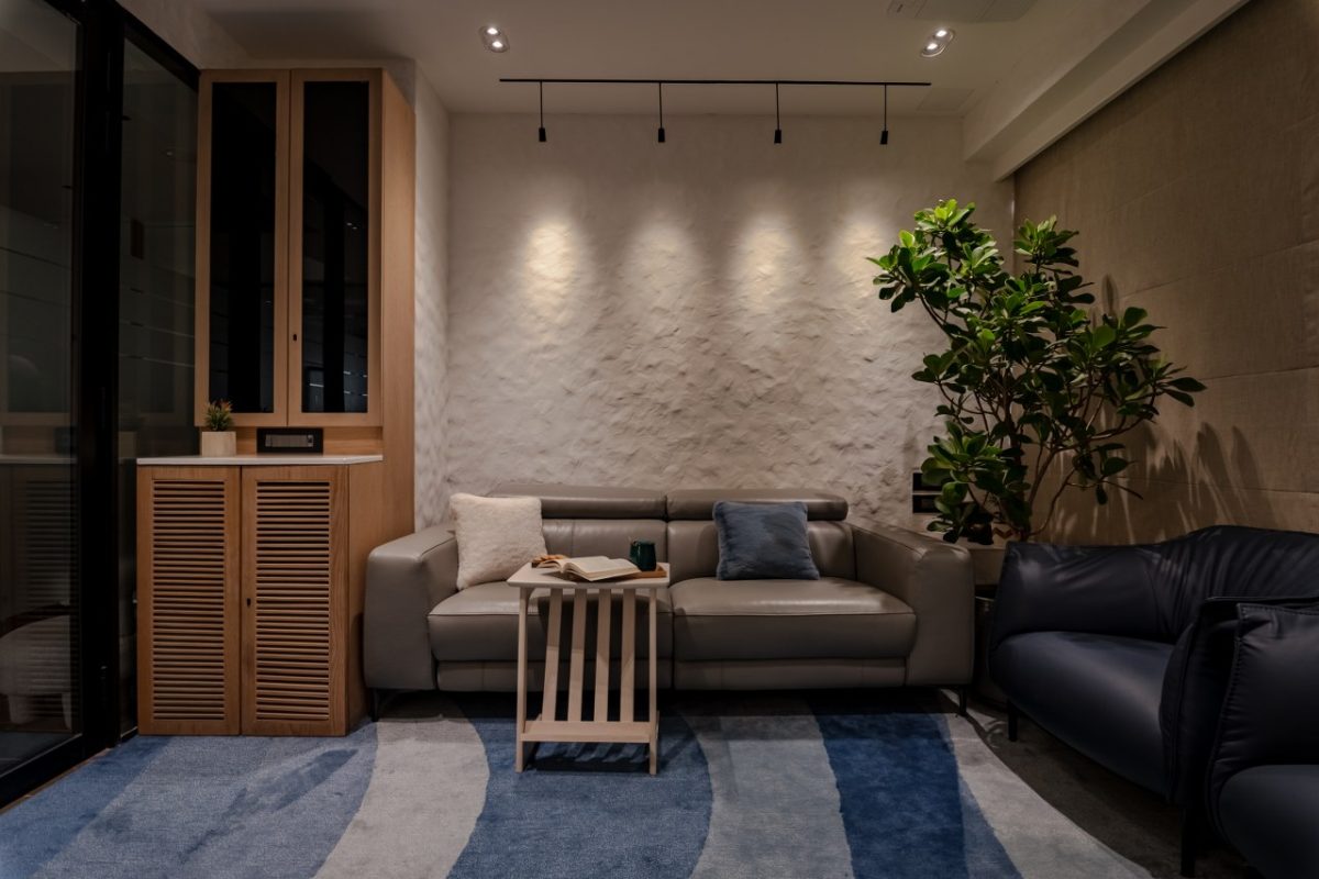 The Spatial Layout Of This Studio Narrates A Living And Breathing Story ...