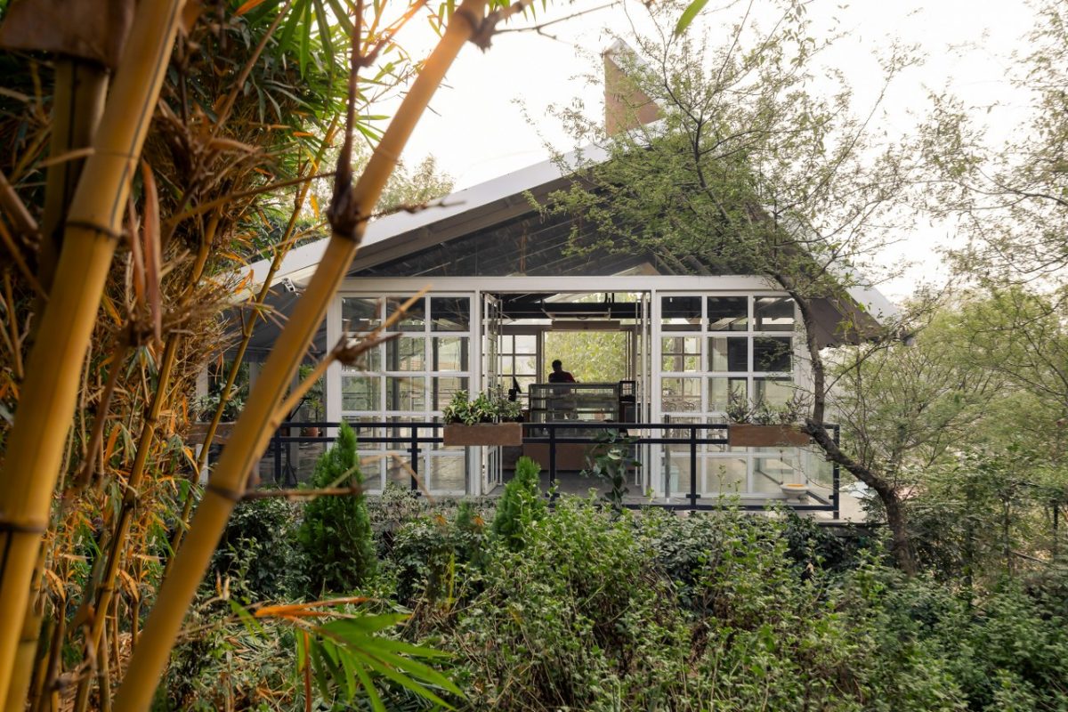 Vernacular Design With Natural Materials Stand Out In This Workshop ...
